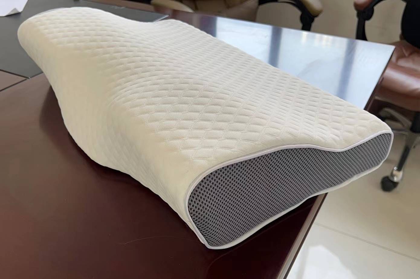 Neues Kissen Riecht Chemisch